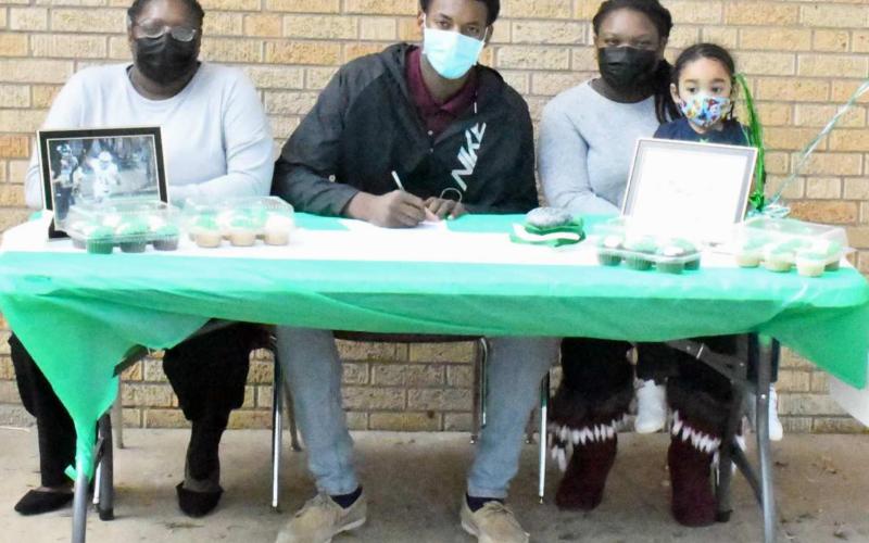 Tyree Jones headed to ENMU to play football | Lamb County Leader-News